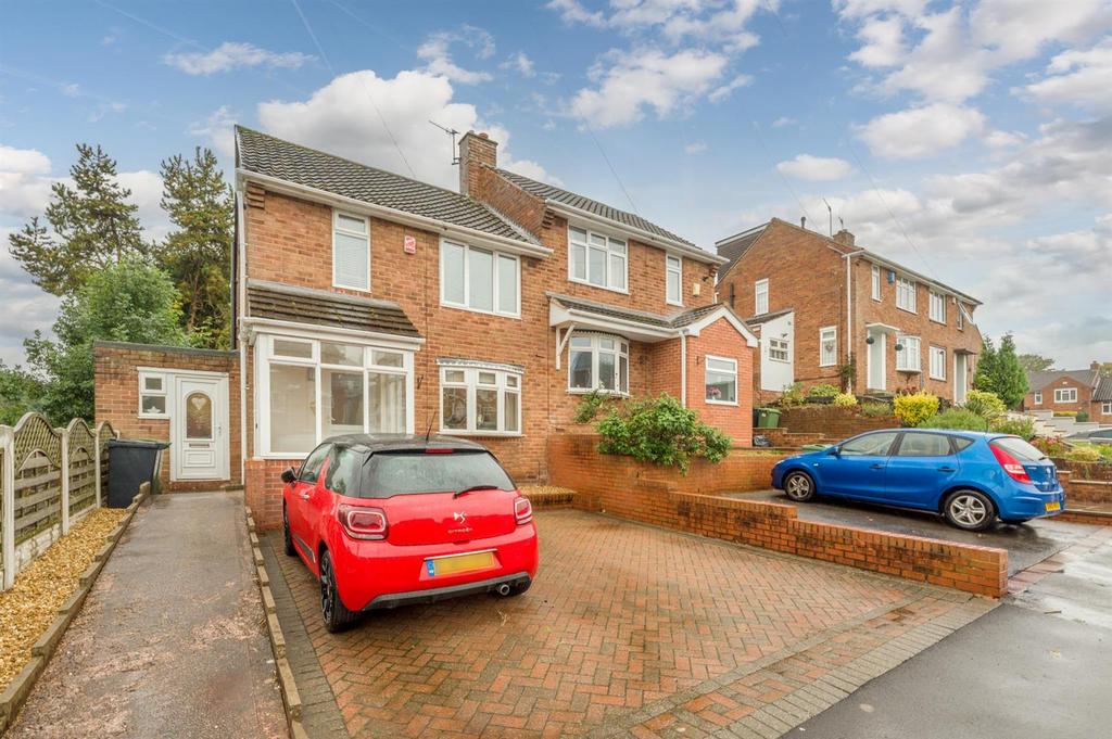 Kinver Street, Wordsley, DY8 5AJ 2 bed semi-detached house - £210,000