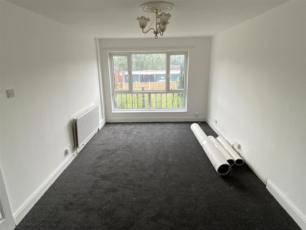 Blakemore, Brookside, Telford 3 bed terraced house - £675 pcm (£156 pw)