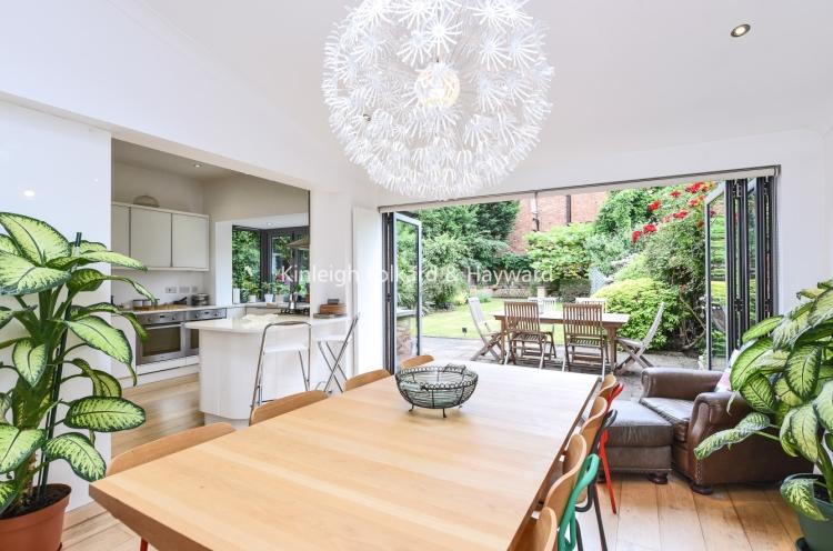 Manstone Road London NW2 3 bed apartment - £3,000 pcm (£692 pw)