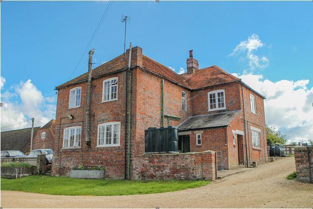 West Lockinge OX12 3 bed terraced house - £950 pcm (£219 pw)