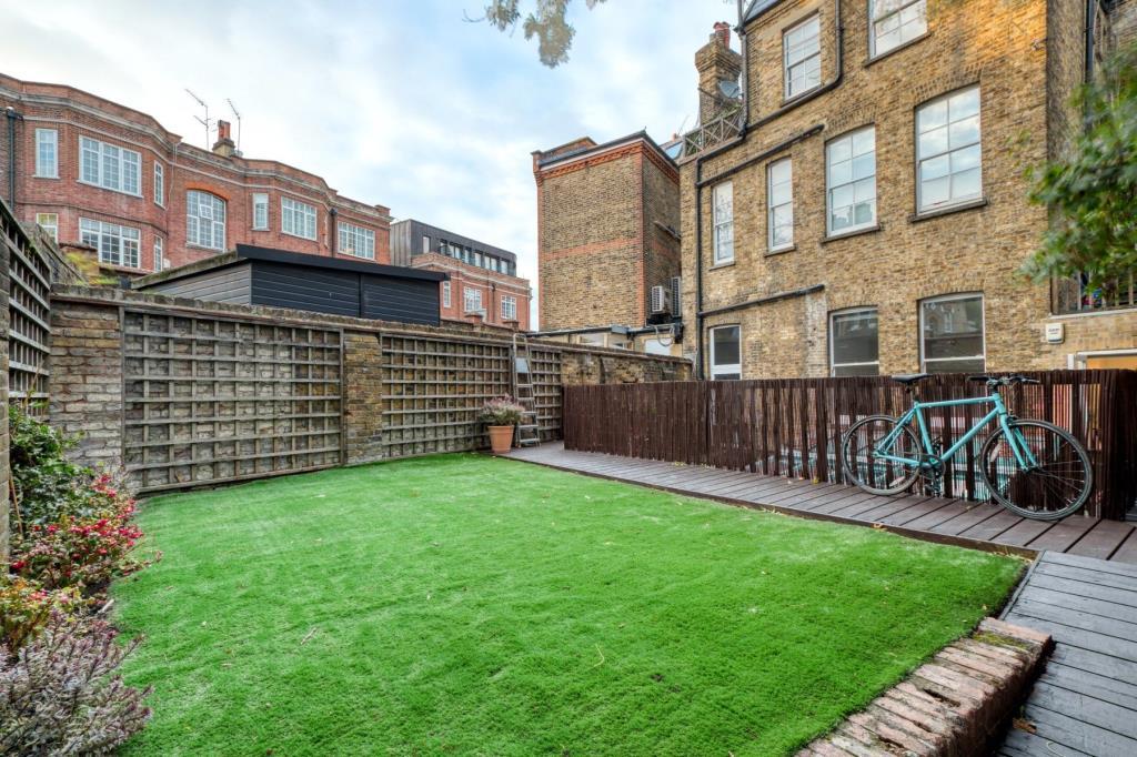 Archway Road, Highgate, London, N6 2 bed flat - £1,200,000