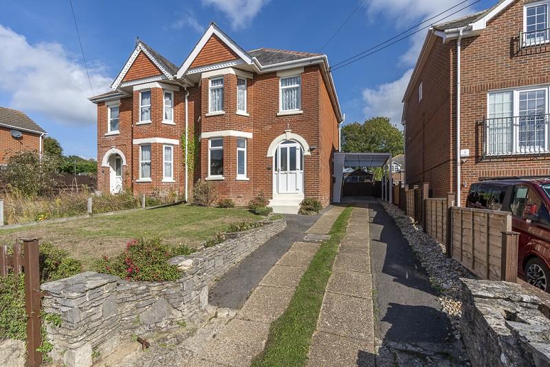 New Road, Netley Abbey, Southampton... 3 bed semi-detached house - £420,000