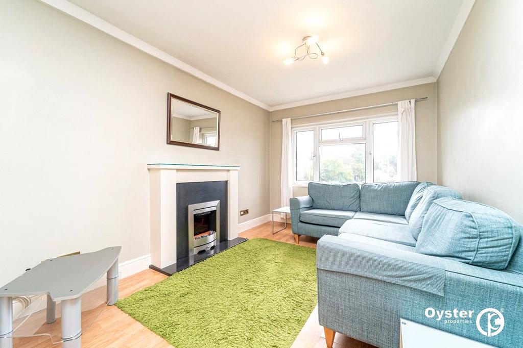 Brunswick Park Road, London, N11 2 bed maisonette - £1,500 pcm (£346 pw)