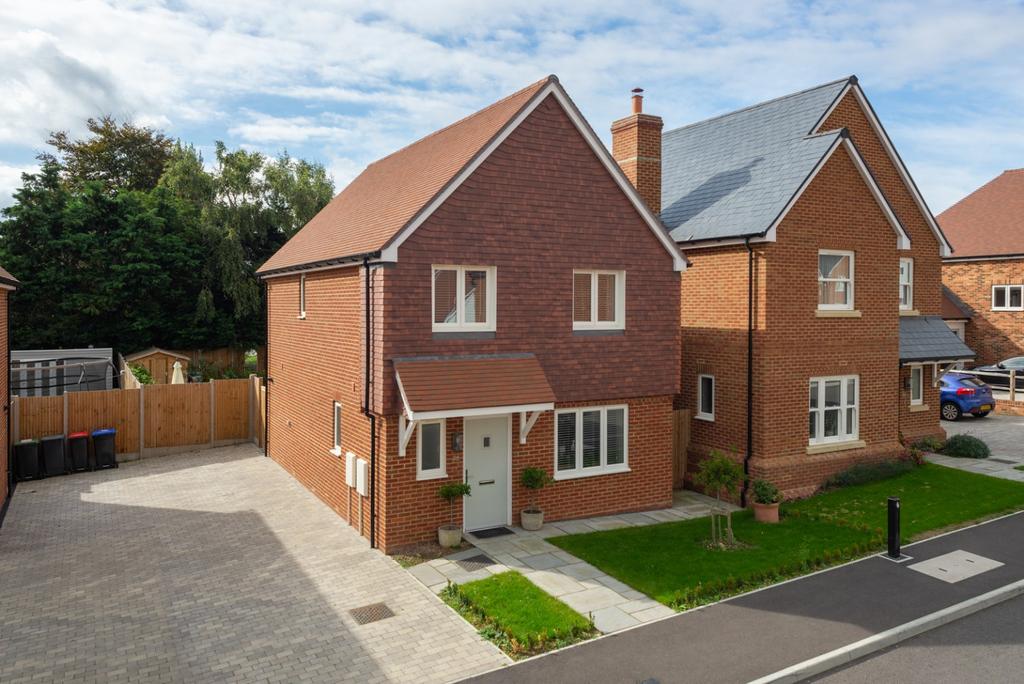 Wenderton Way, Littlebourne 3 bed detached house - £450,000
