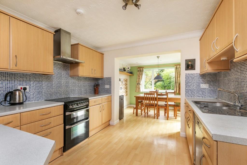 Walnut Grove, Winchester, SO22 4 bed detached house - £1,000,000