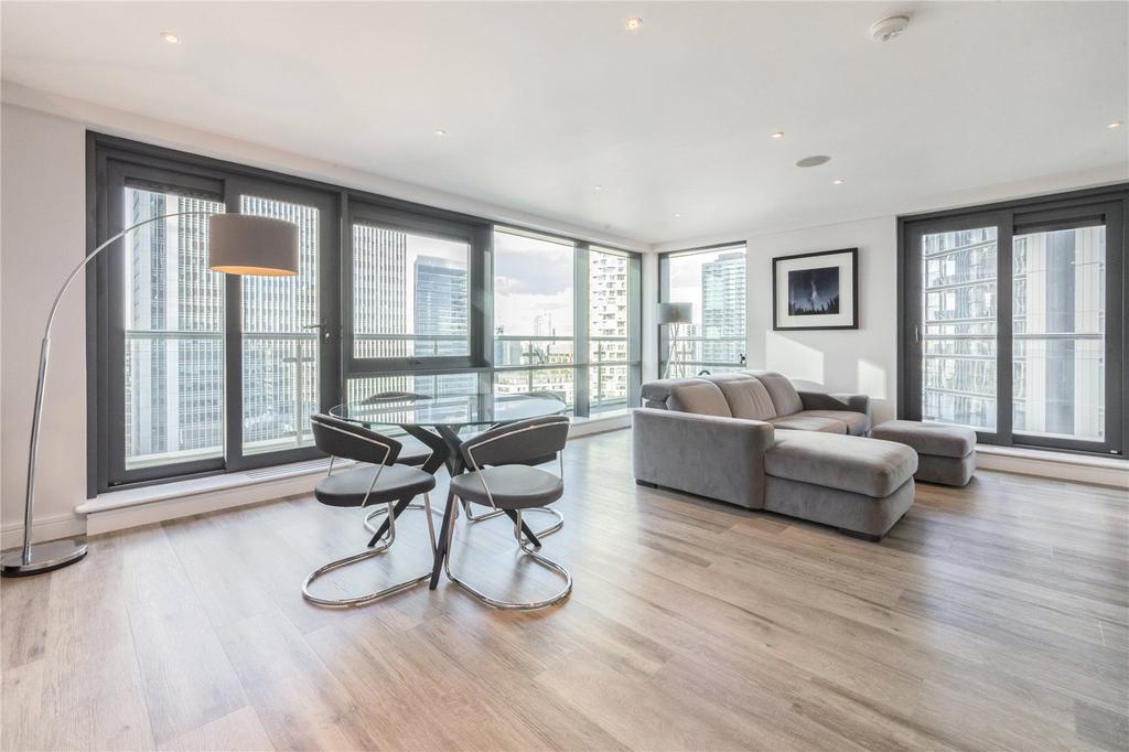 Discovery Dock Apartments East, 3 South Quay Square, London 3 bed flat ...