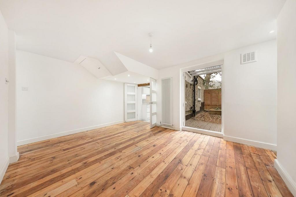 Landor Road, SW9 1 bed flat - £435,000
