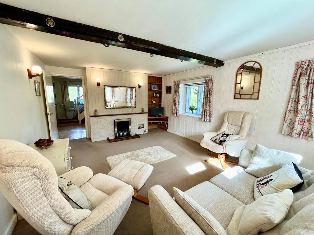 Lower Wick, Dursley 2 bed cottage - £375,000