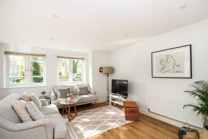 Ifield Green, Crawley, West Sussex.... 1 bed flat - £235,000