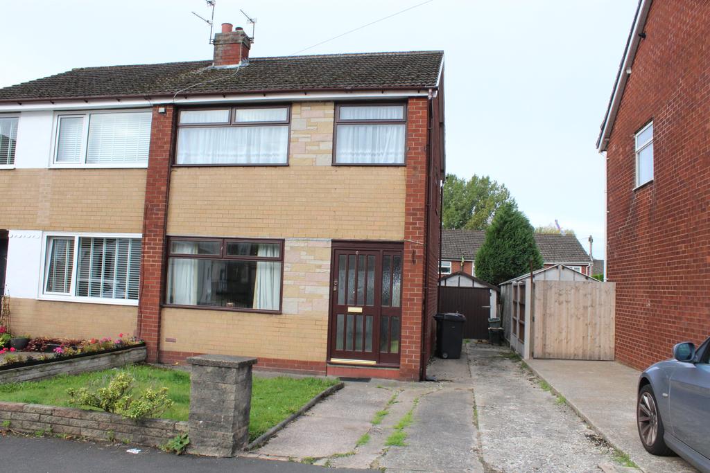 Langholm Close, Leyland PR25 3 bed semi-detached house for sale - £169,995