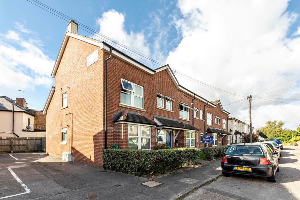 2 DOUBLE BEDROOM APARTMENT, CAPSTONE... 2 bed flat - £175,000