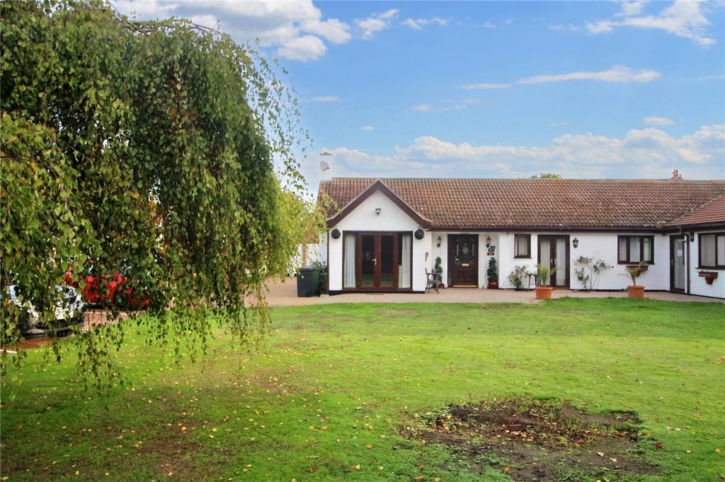 Richmond Lodge, Mulbarton, Norwich... 1 bed bungalow - £775 pcm (£179 pw)