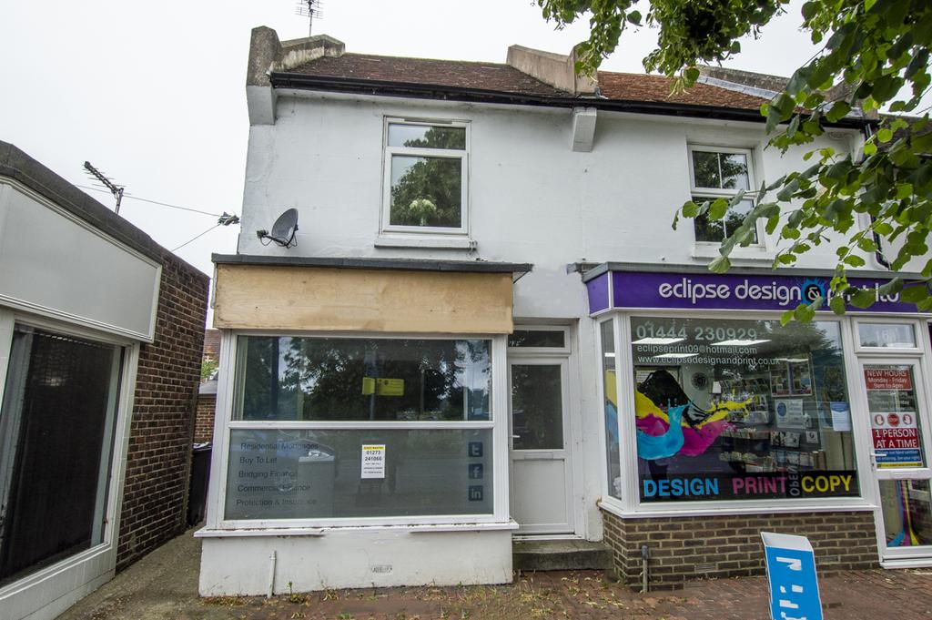 London Road, Burgess Hill RH15 1 bed flat - £825 pcm (£190 pw)