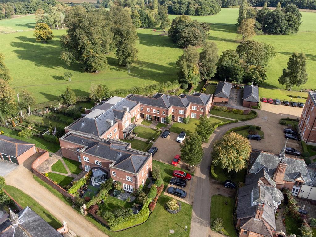 The Courtyard, Bostock Hall 2 bed house for sale - £350,000