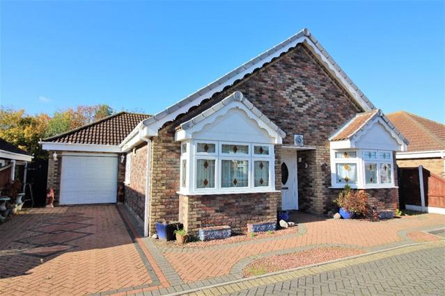 Oak Close, Great Clacton, Clacton on Sea 3 bed detached bungalow - £350,000