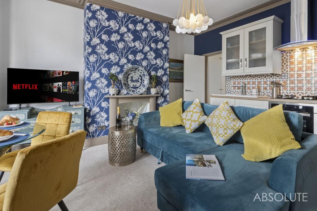 Flat 1 Elberry, 6 Kernou Road... 1 bed apartment - £675 pcm (£156 pw)