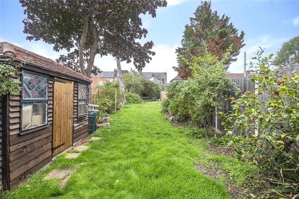 Linchmere Road Lee Lewisham 3 Bed Semi Detached House £2 000 Pcm
