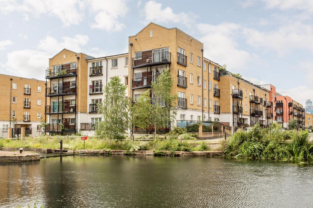 Johnson Lock Court, E1 1 bed flat - £335,000