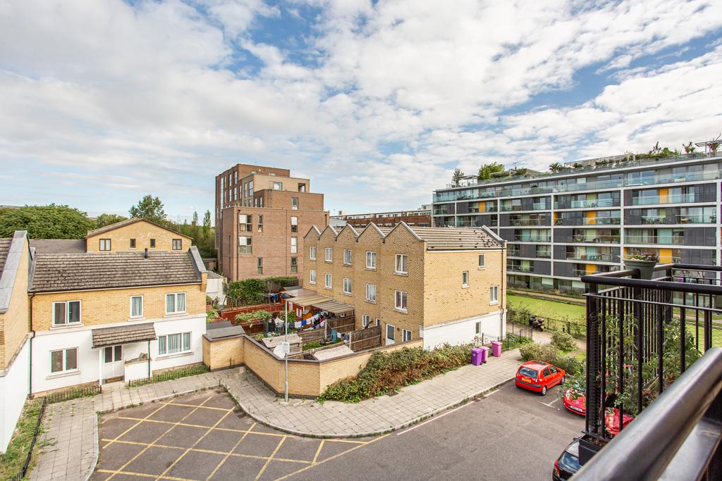 Johnson Lock Court, E1 1 bed flat - £335,000
