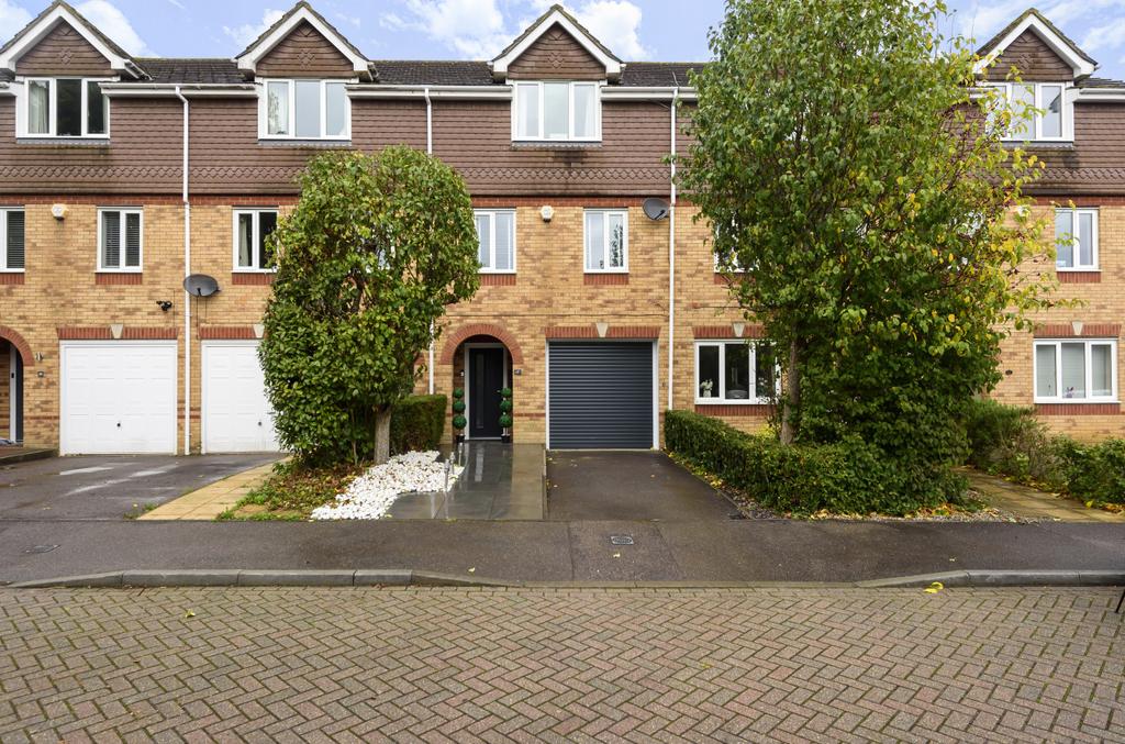 Barberry Drive, Totton, Southampton... 3 bed terraced house - £430,000