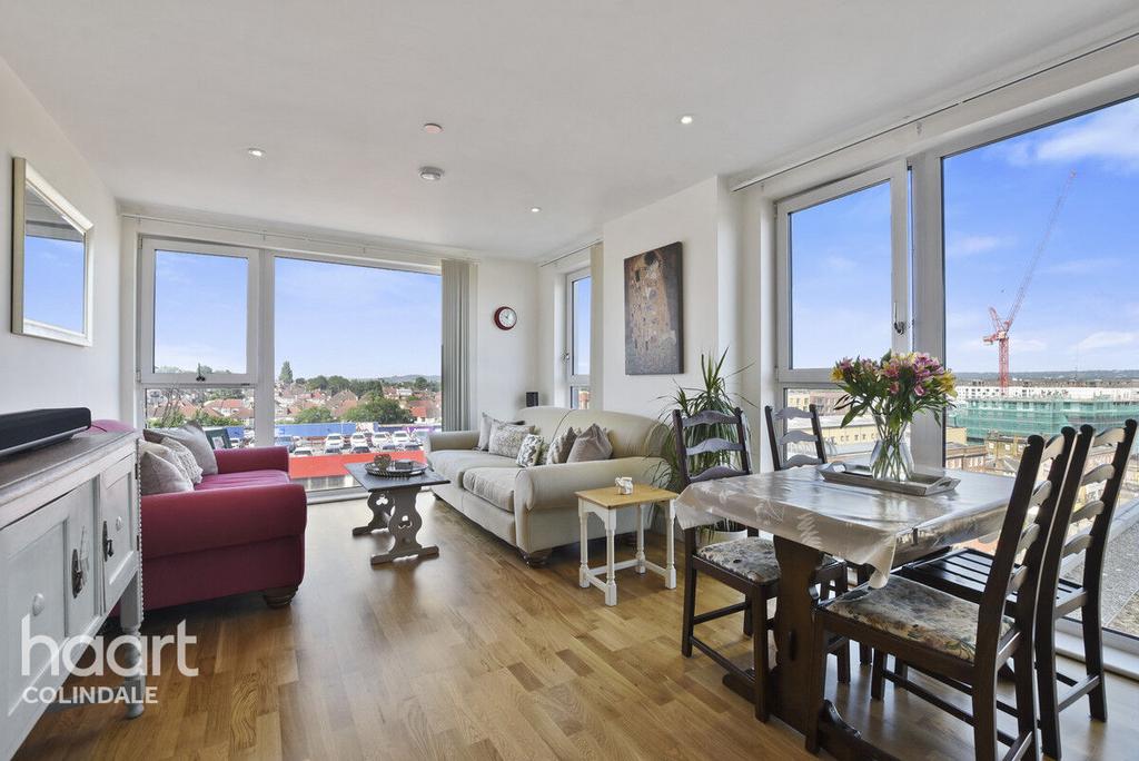 Zenith Close, London 2 bed apartment - £400,000