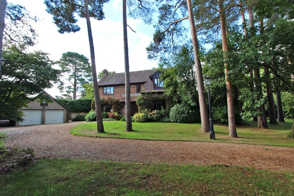 Armstrong Road, Brockenhurst... 4 bed detached house - £1,750,000