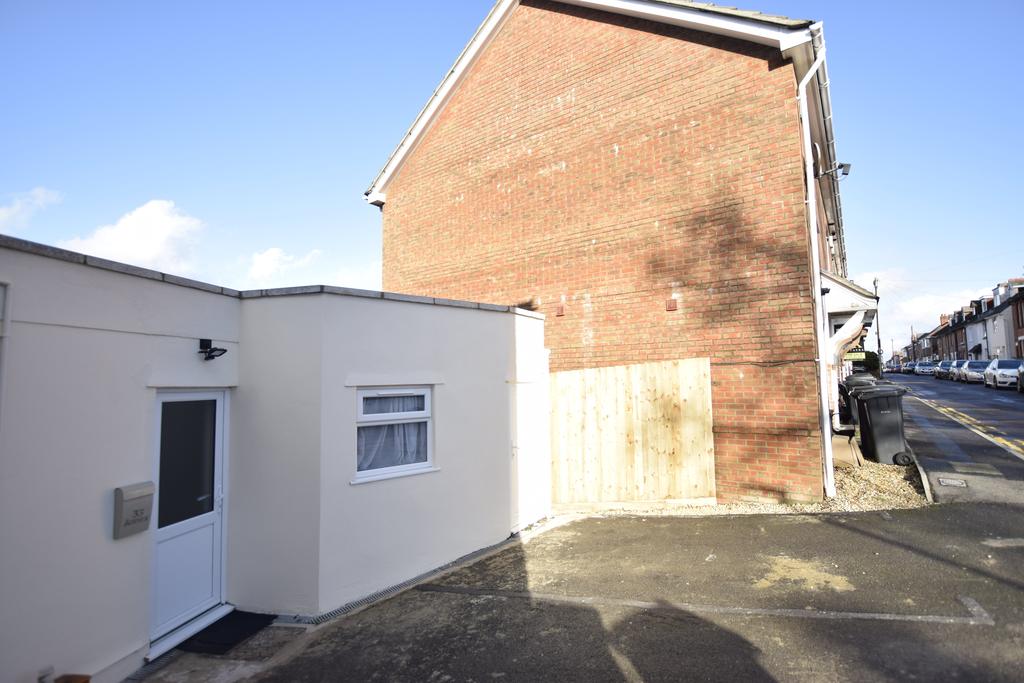 Windham Road, Bournemouth, 1 bed flat - £925 pcm (£213 pw)