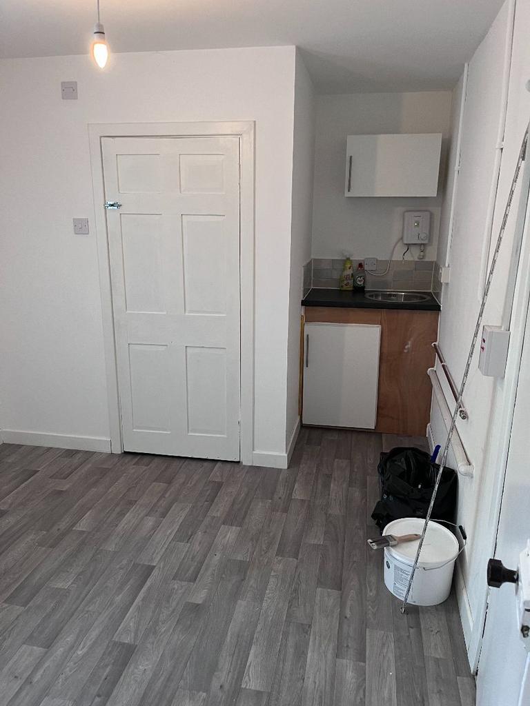 Main Street, Douglas, ML11 Office - £238 pcm (£55 pw)