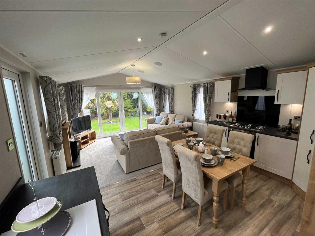 Brynteg Country & Leisure Retreat, Llanrug 3 bed park home for sale - £ ...