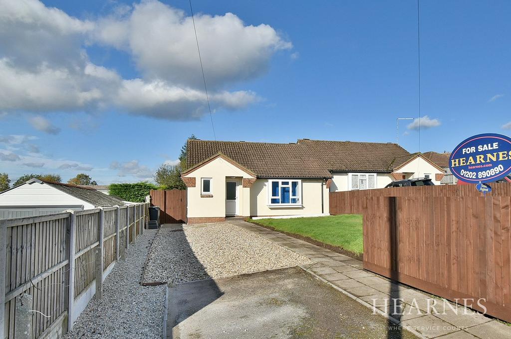 Clayford Avenue, Ferndown, BH22 2 bed semi-detached bungalow - £290,000