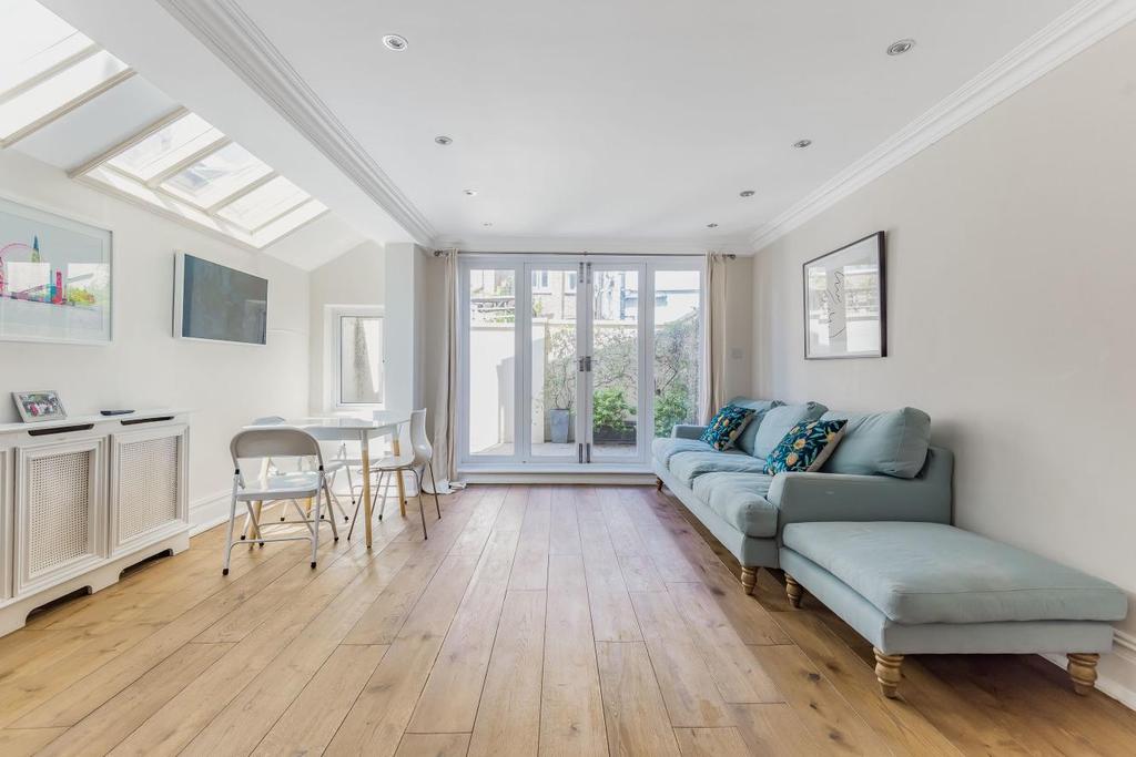 Tynemouth Street, Fulham 2 bed flat - £700,000