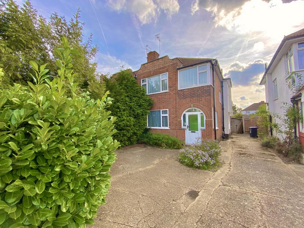 Preston Hill, Kenton, HA3 3 bed semi-detached house - £650,000