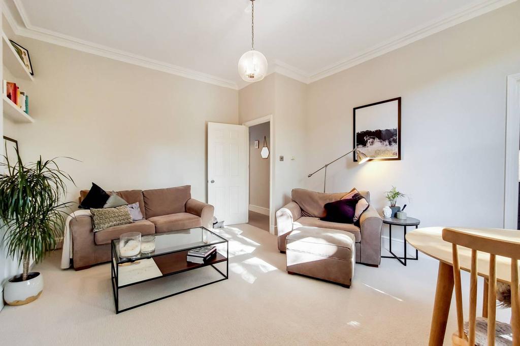Boundaries Road, Balham, London, SW12 1 bed flat - £2,200 pcm (£508 pw)