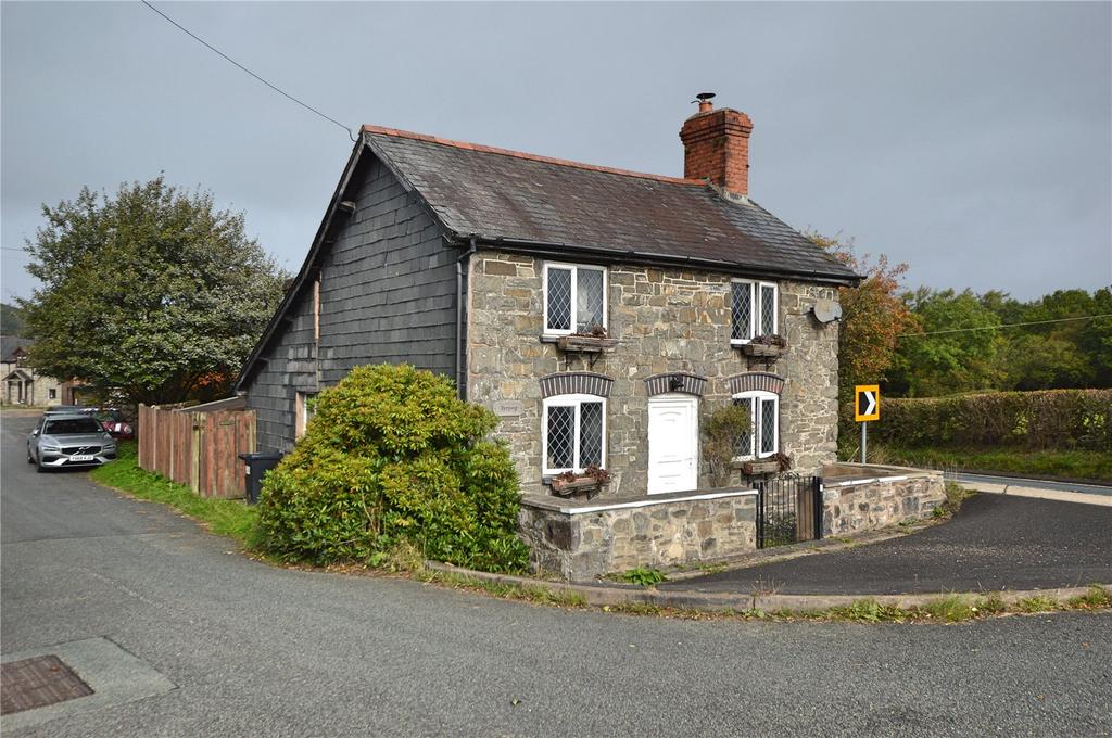 Talerddig, Llanbrynmair, Powys, SY19 2 bed detached house - £220,000