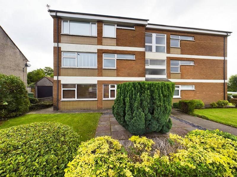 Heol Llanishen Fach, Rhiwbina, Cardiff. CF14 2 bed flat for sale - £130,000