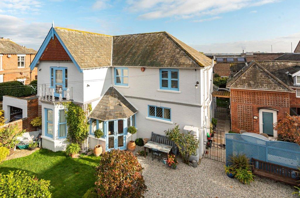 New Street, Lymington, Hampshire, SO41 5 bed detached house - £1,350,000