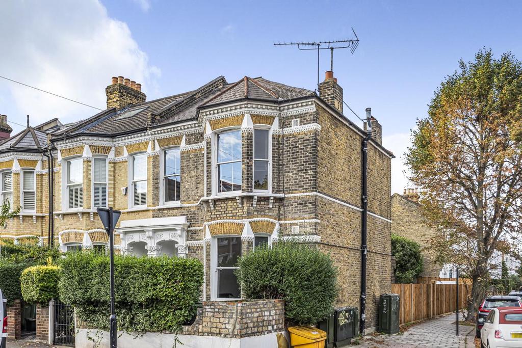 Crescent Lane, Clapham 2 bed flat - £800,000