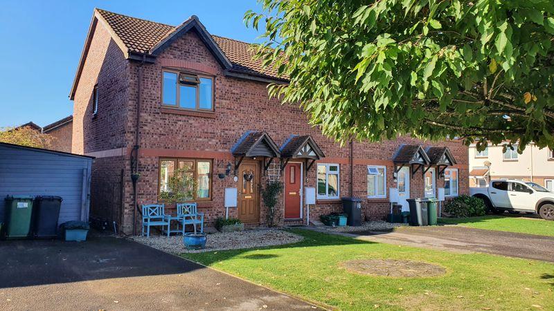 Farmington Close, Abbeymead... 3 bed end of terrace house - £275,000