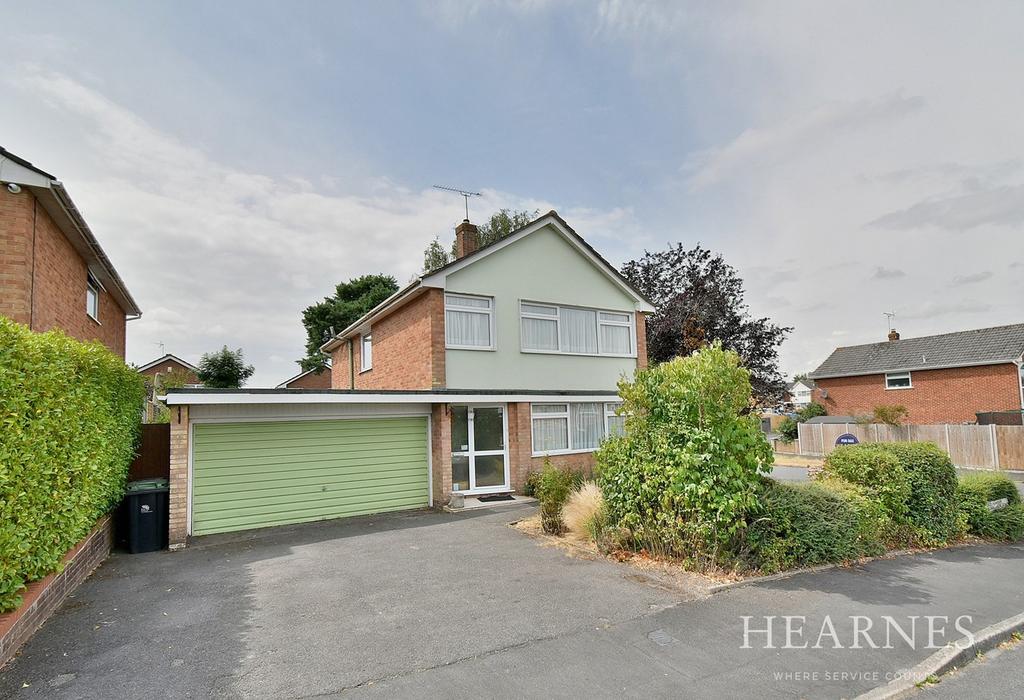 Wollaton Road, Ferndown, BH22 4 bed detached house - £525,000