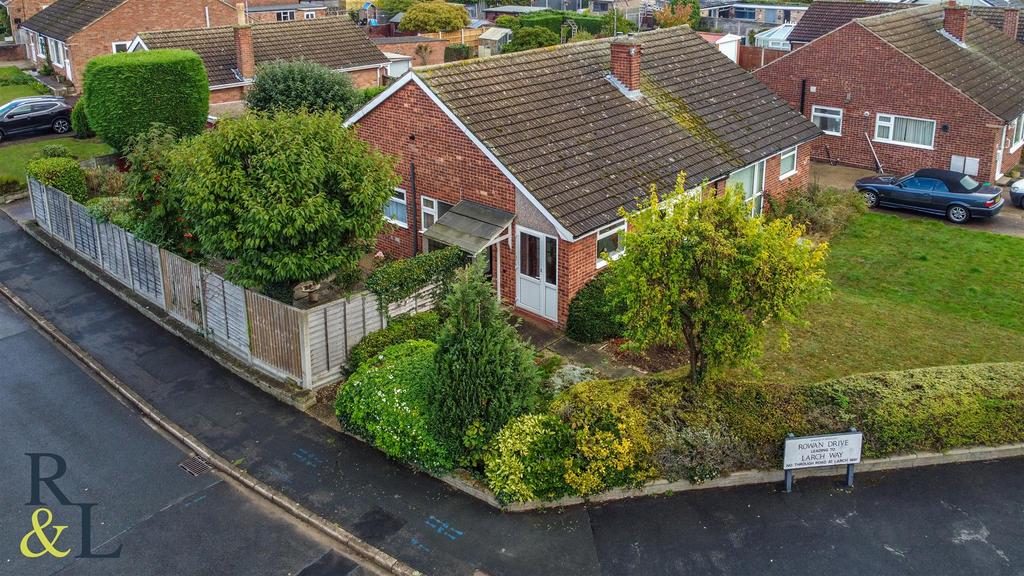 Rowan Drive, Keyworth, Nottingham 2 bed semi-detached bungalow for sale - £225,000