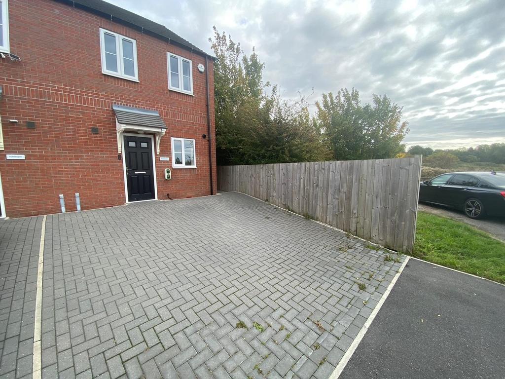 Waterworks Street, Immingham DN40 2 bed semi-detached house - £650 pcm ...