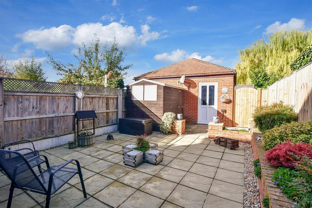 Tothill Street, Minster, Ramsgate, Kent 3 bed semi-detached house - £ ...