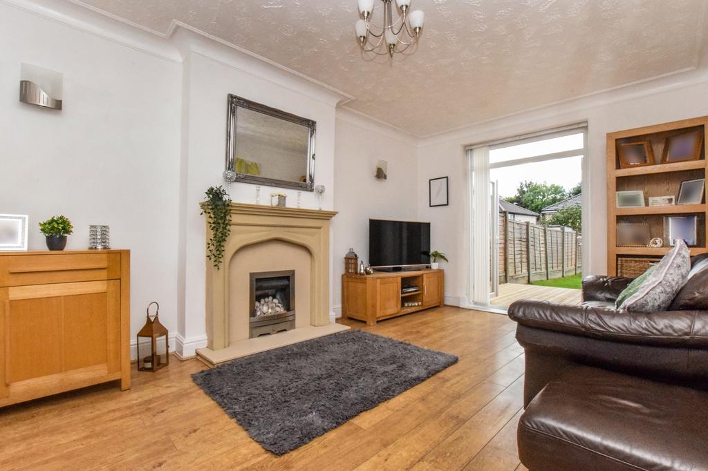 Marina Grove, Runcorn 3 bed semi-detached house - £160,000