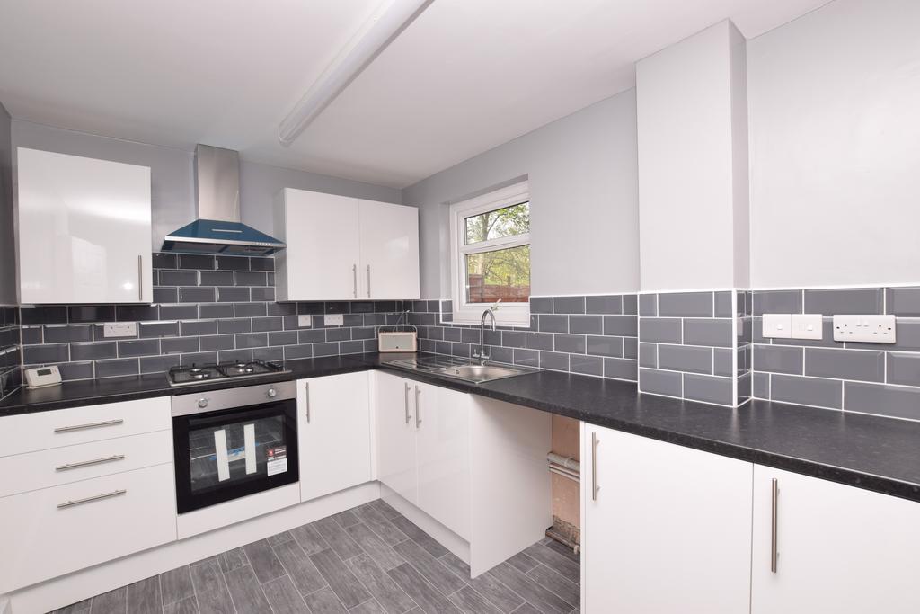 Lapwing Grove, Runcorn 3 bed end of terrace house - £140,000