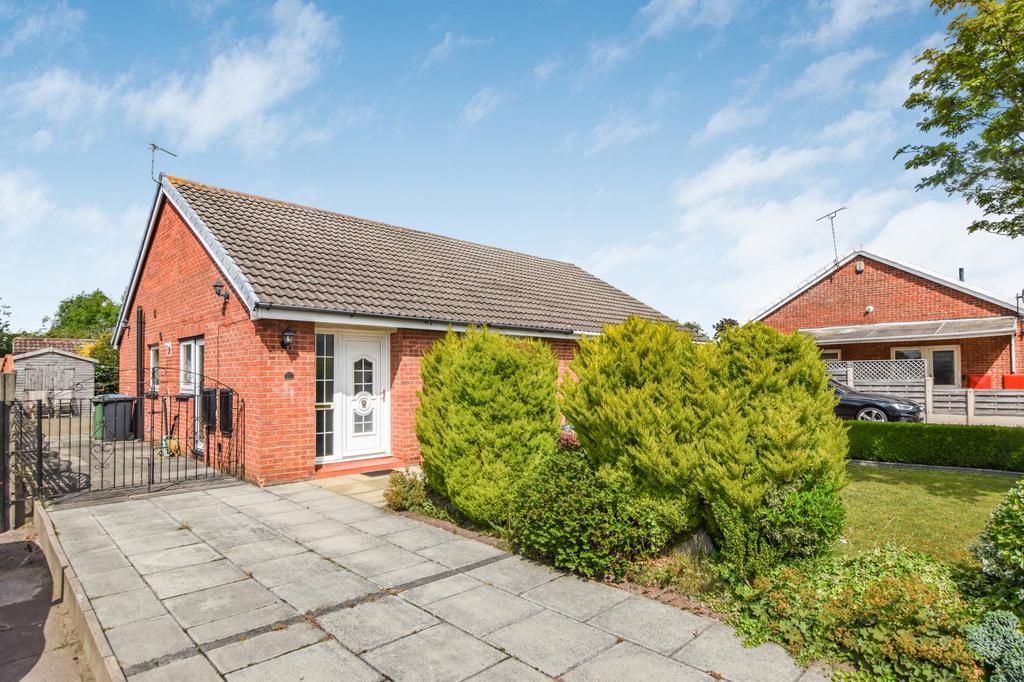 Columbine Close, Widnes 2 bed semi-detached house - £180,000