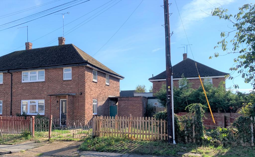 2 Glebe Road Heybridge Essex 3 Bed Semi Detached House £150 000