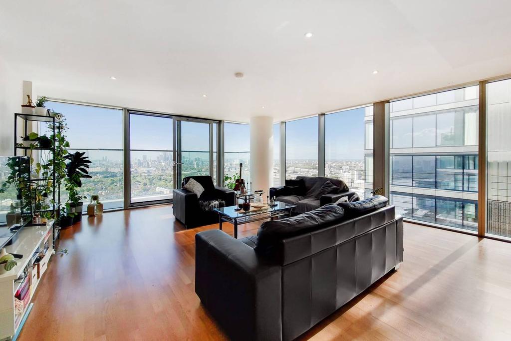 Landmark West Tower, Canary Wharf... 3 bed flat - £1,500,000