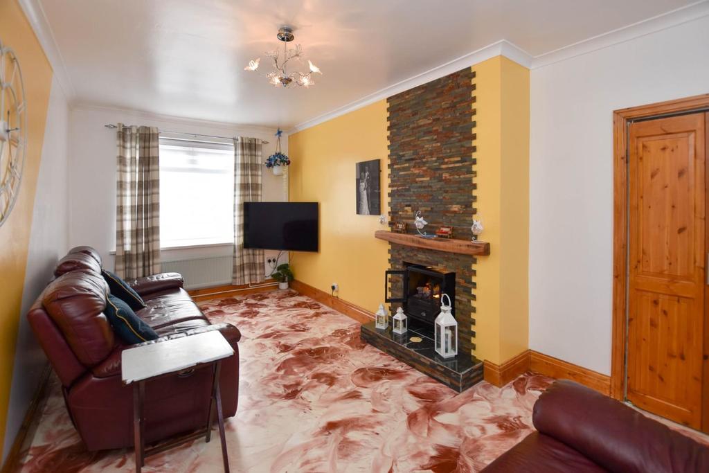 Howard Street, Pemberton, Wigan, WN5 8BH 2 bed semi-detached house - £ ...