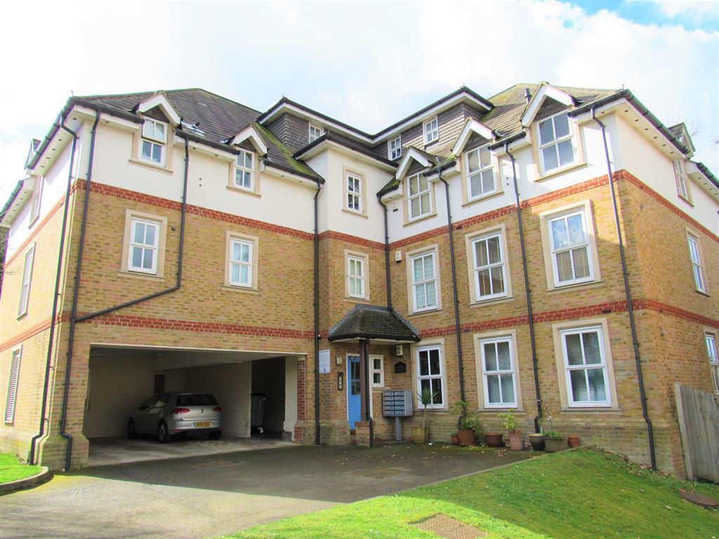 Haydock Lodge, 1 Church Paddock... 2 bed flat - £1,295 pcm (£299 pw)