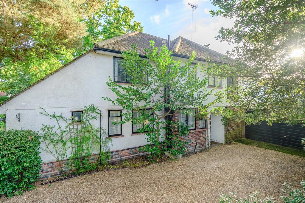 Maybury Hill, Woking, GU22 4 bed detached house for sale - £899,500